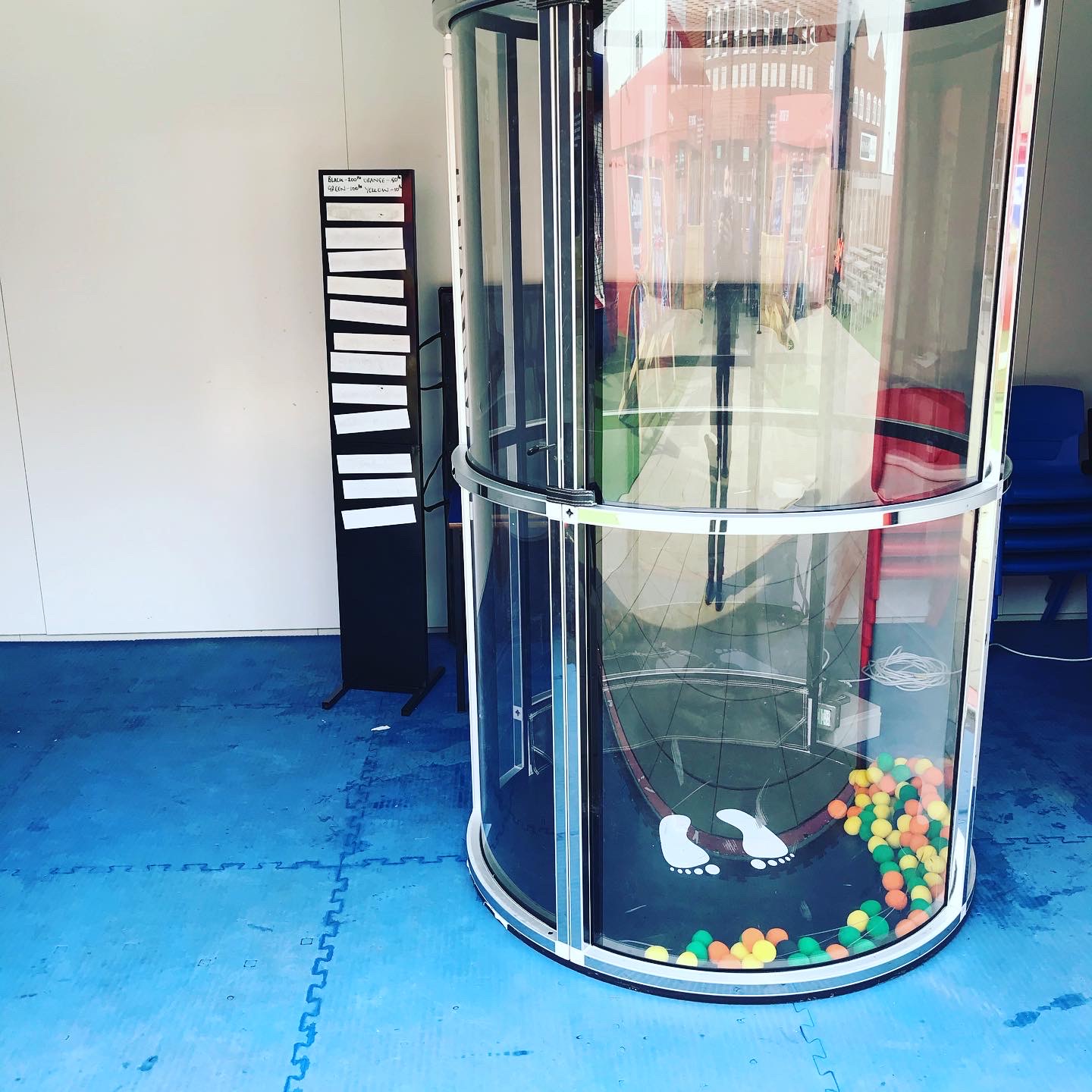 Grab a Grand Machine | Cash Cube Hire | Cash Grabber Hire